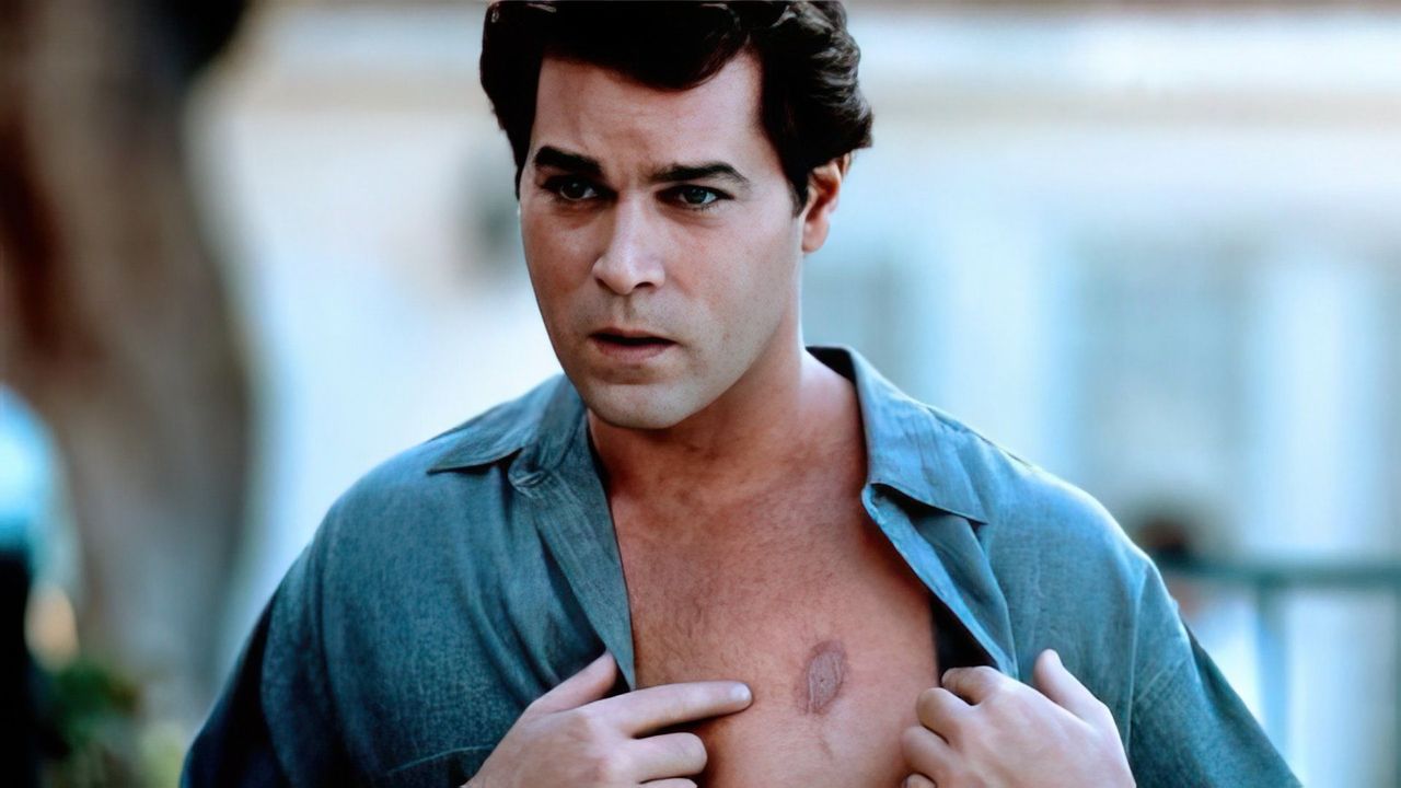 Ray Liotta biography, age and cause of death, daughter, height, family ...