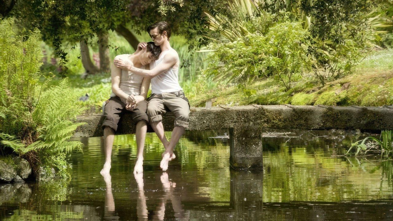 Douglas Booth biography, wife, age, height, movies 2025 | Zoomboola