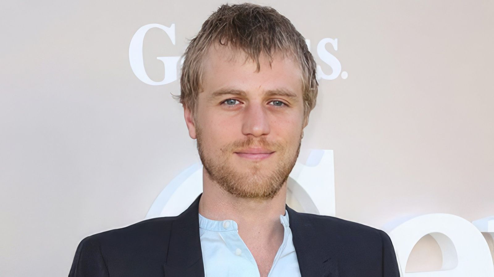 Johnny Flynn biography, wife, height, age, net worth, best movies 2023 ...