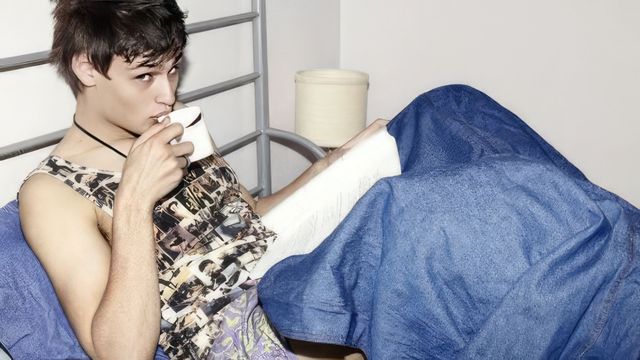Douglas Booth biography, wife, age, height, movies 2026 | Zoomboola