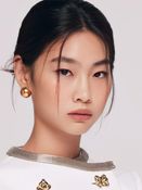Jung Ho-yeon bio, age, height, boyfriend, career path, family 2026 ...