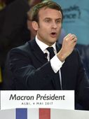 Emmanuel Macron biography, wife, kids, height, age, young, net worth ...